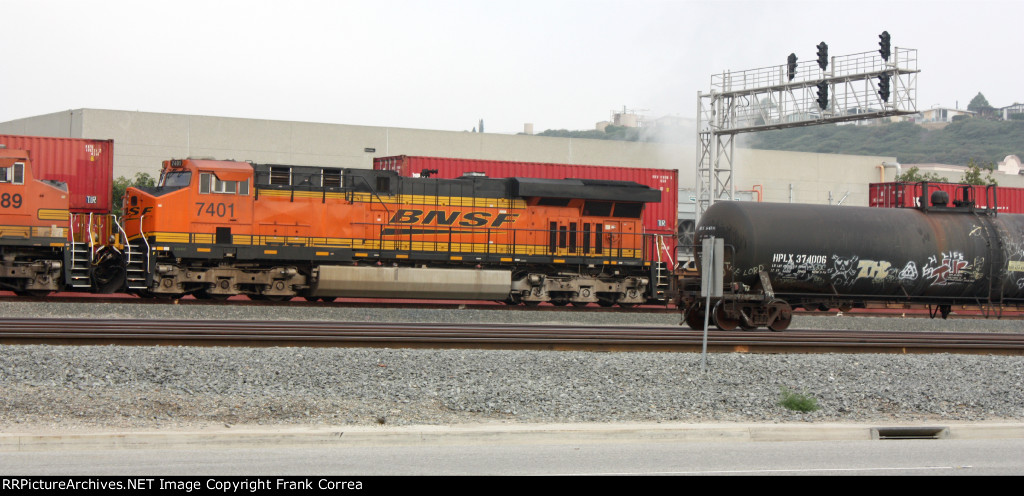 BNSF 7401